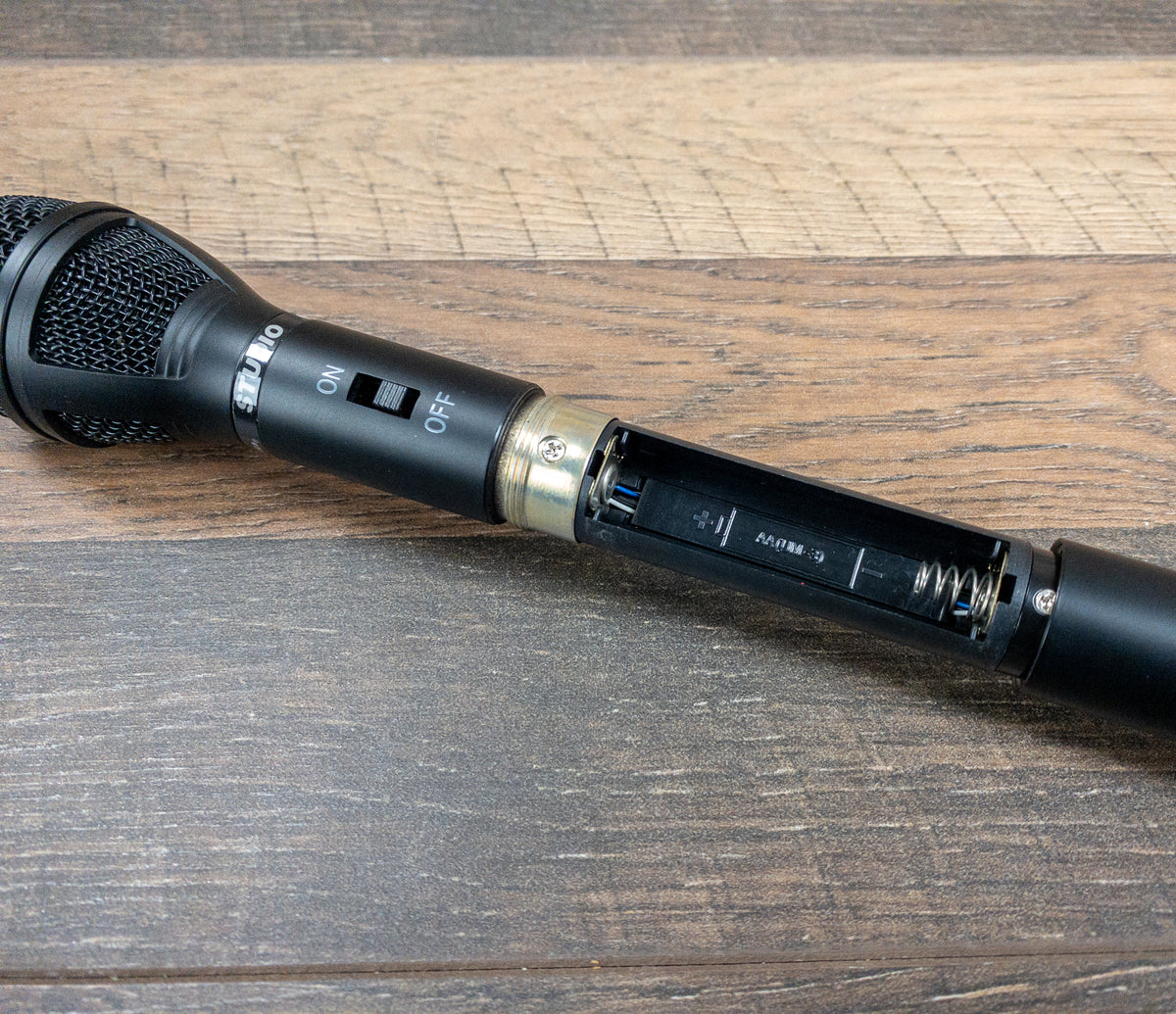 Audio Technica P10991 Studio Condenser Microphone w/windscreen & mic c ...